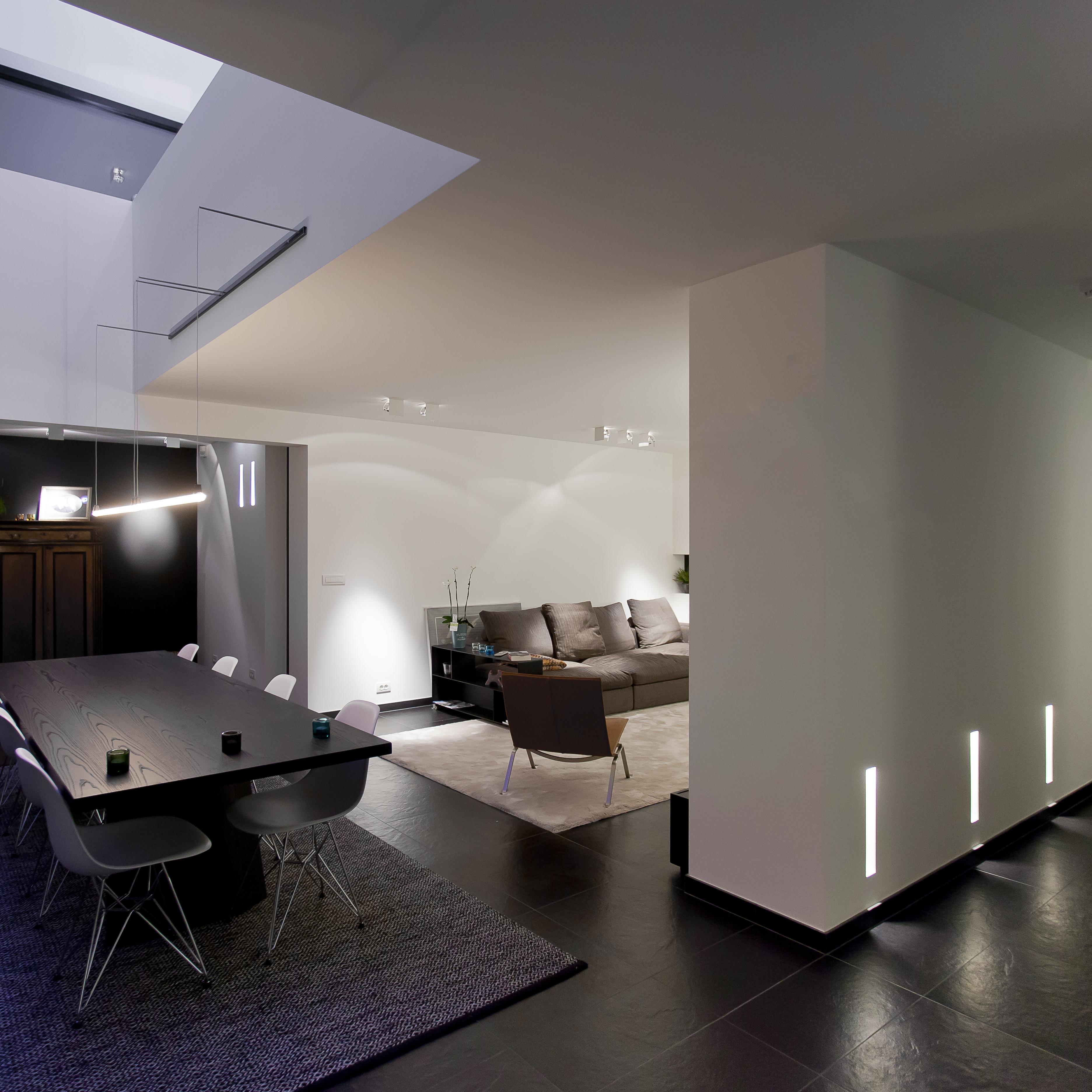 Slim - Wall - Brick in the Wall