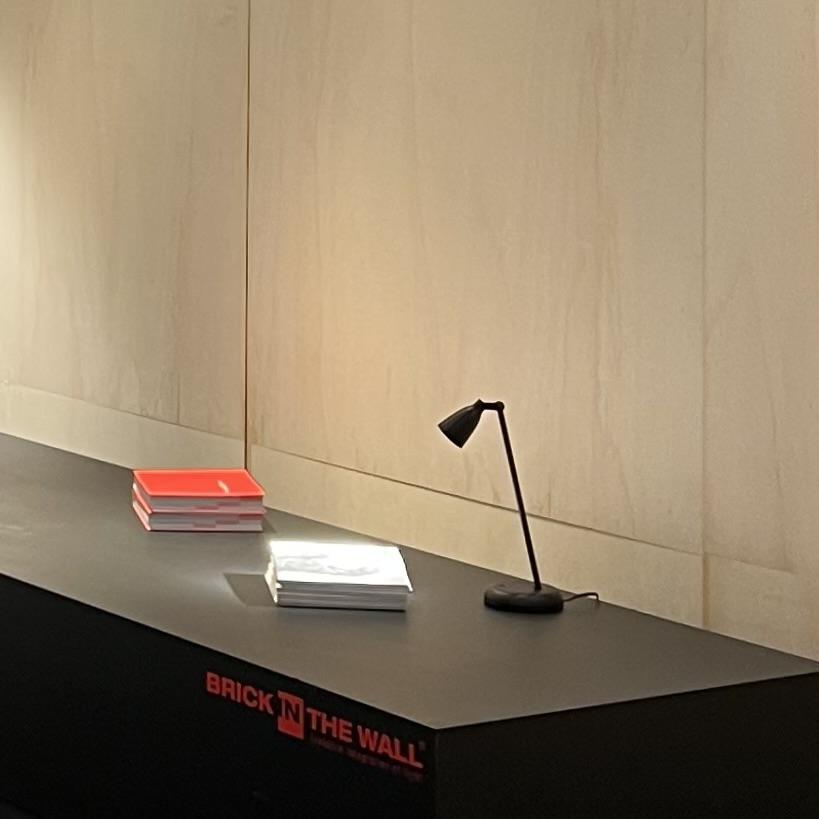 diagonal table 50 - Wasaabii - Brick in the Wall