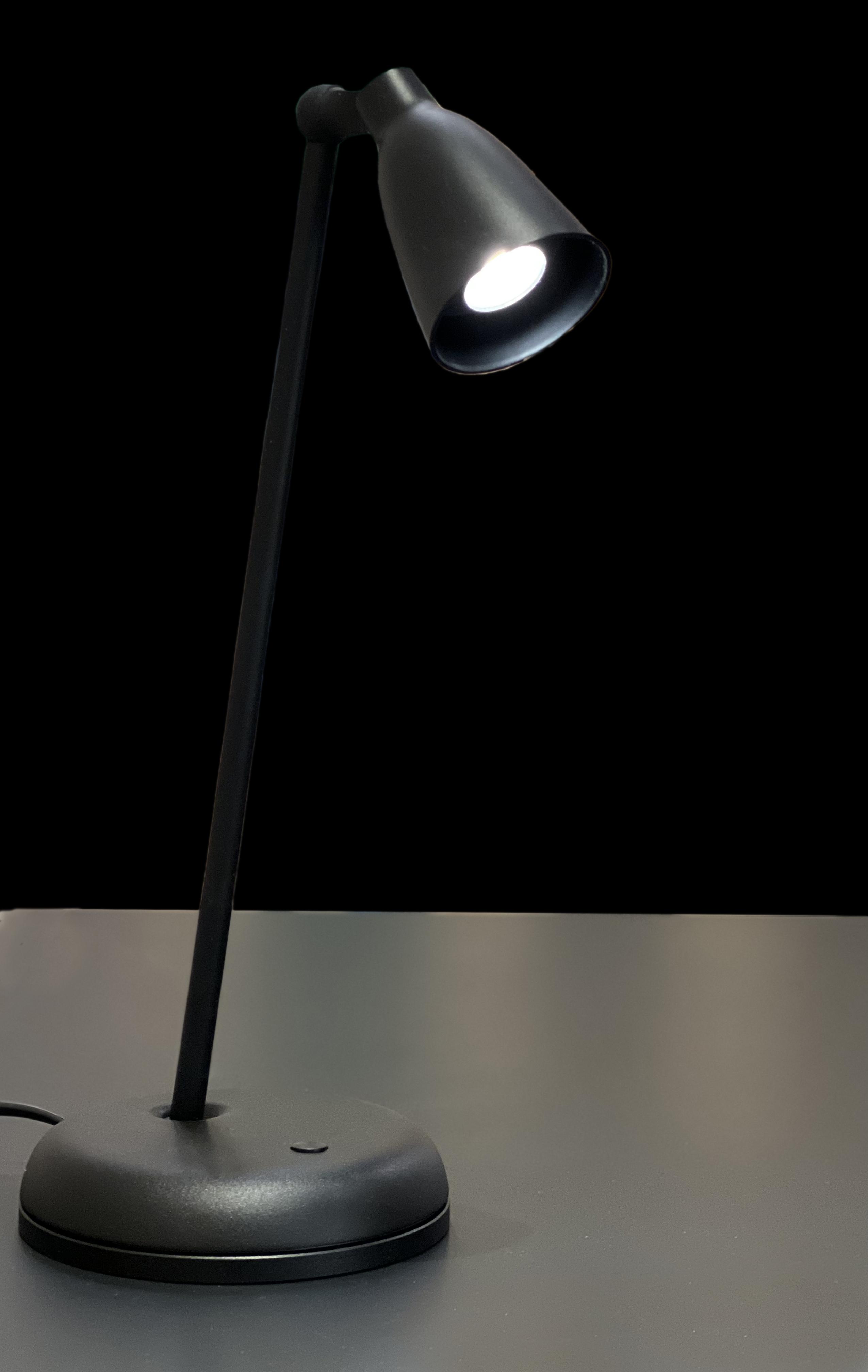 diagonal table 30 - Wasaabii - Brick in the Wall