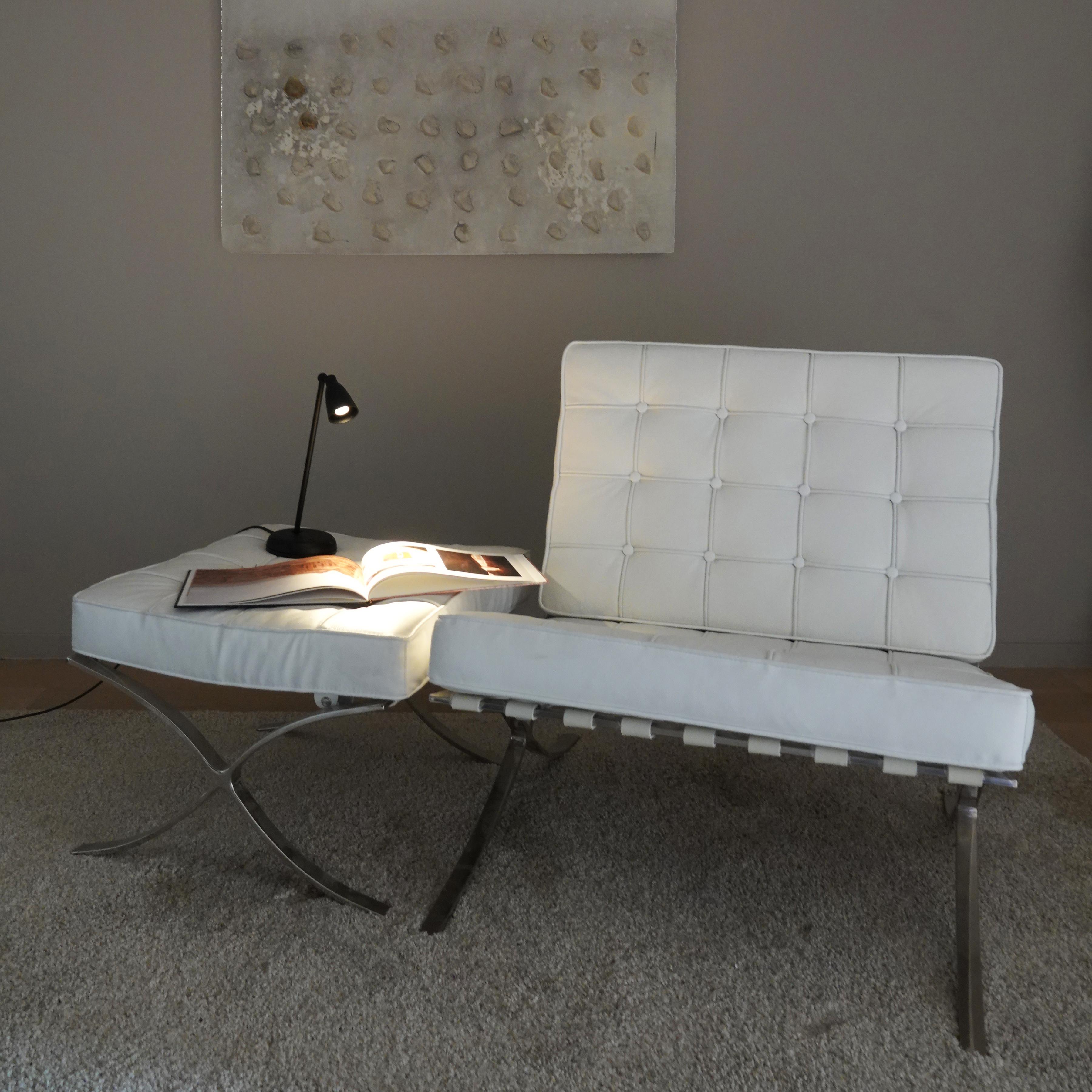 diagonal table 30 - Wasaabii - Brick in the Wall