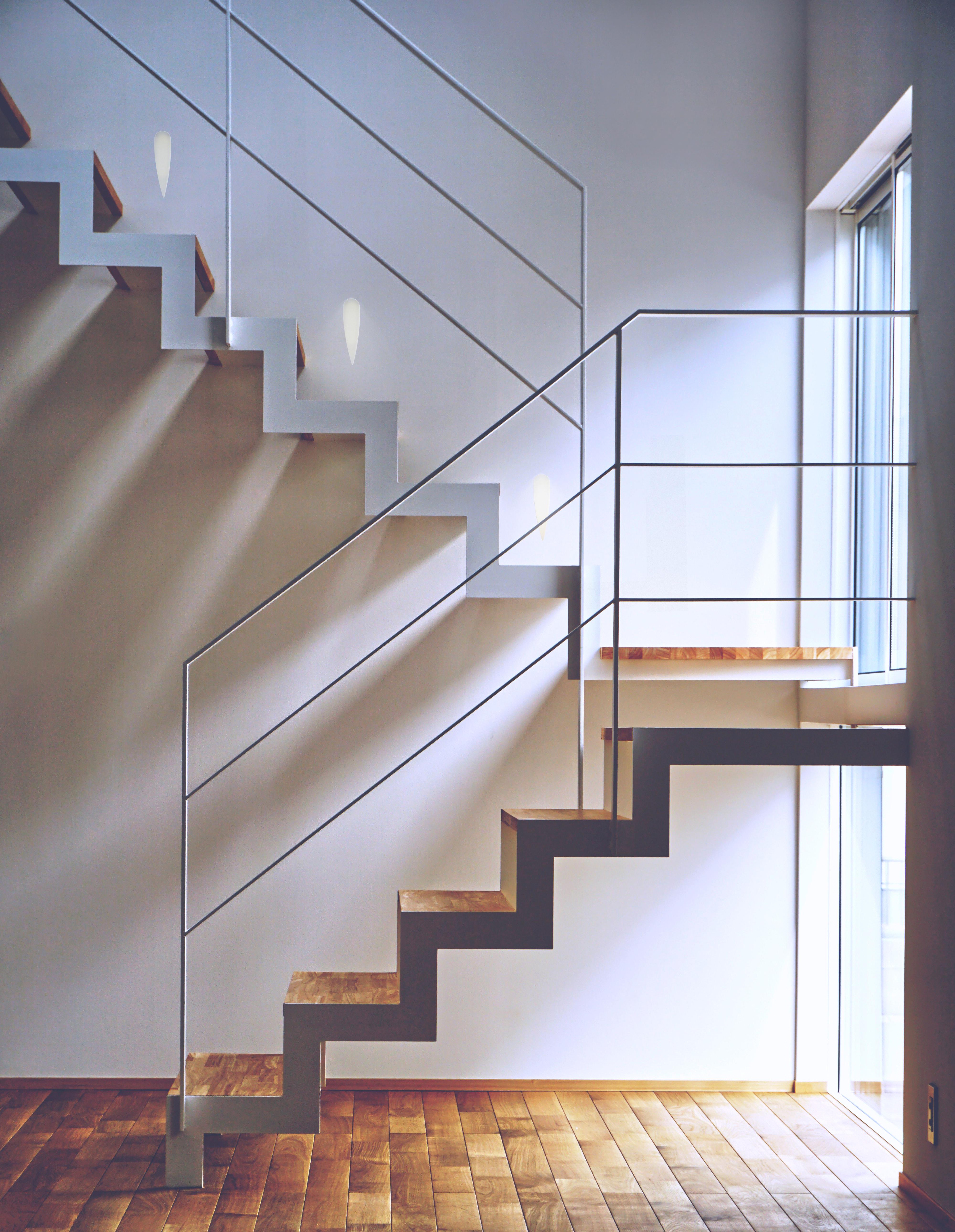 Parabolica - Orientatie - Brick in the Wall