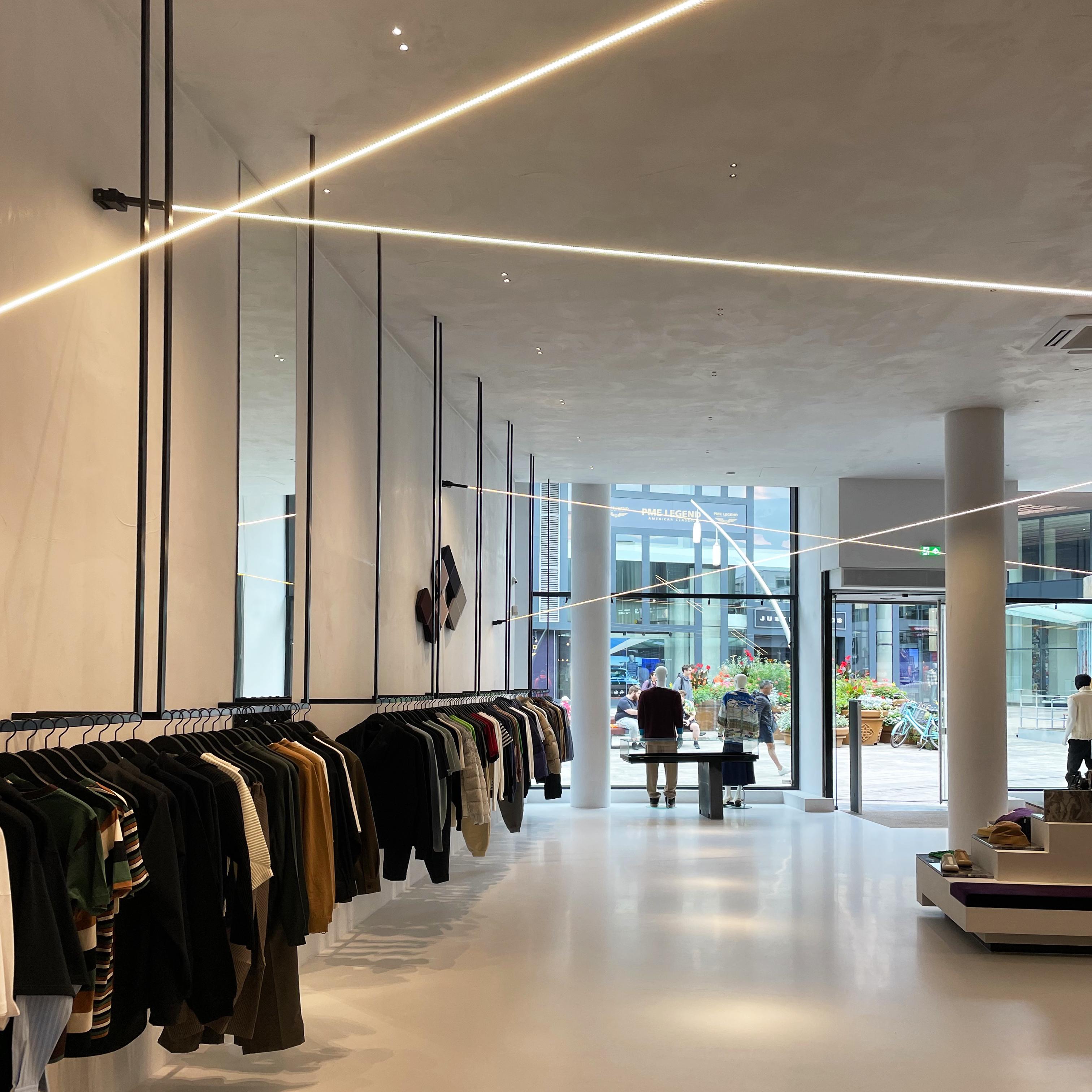 round adjustable - 200cent - Brick in the Wall