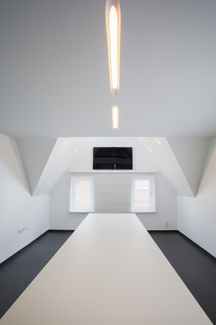 Canou - Ceiling - Brick in the Wall